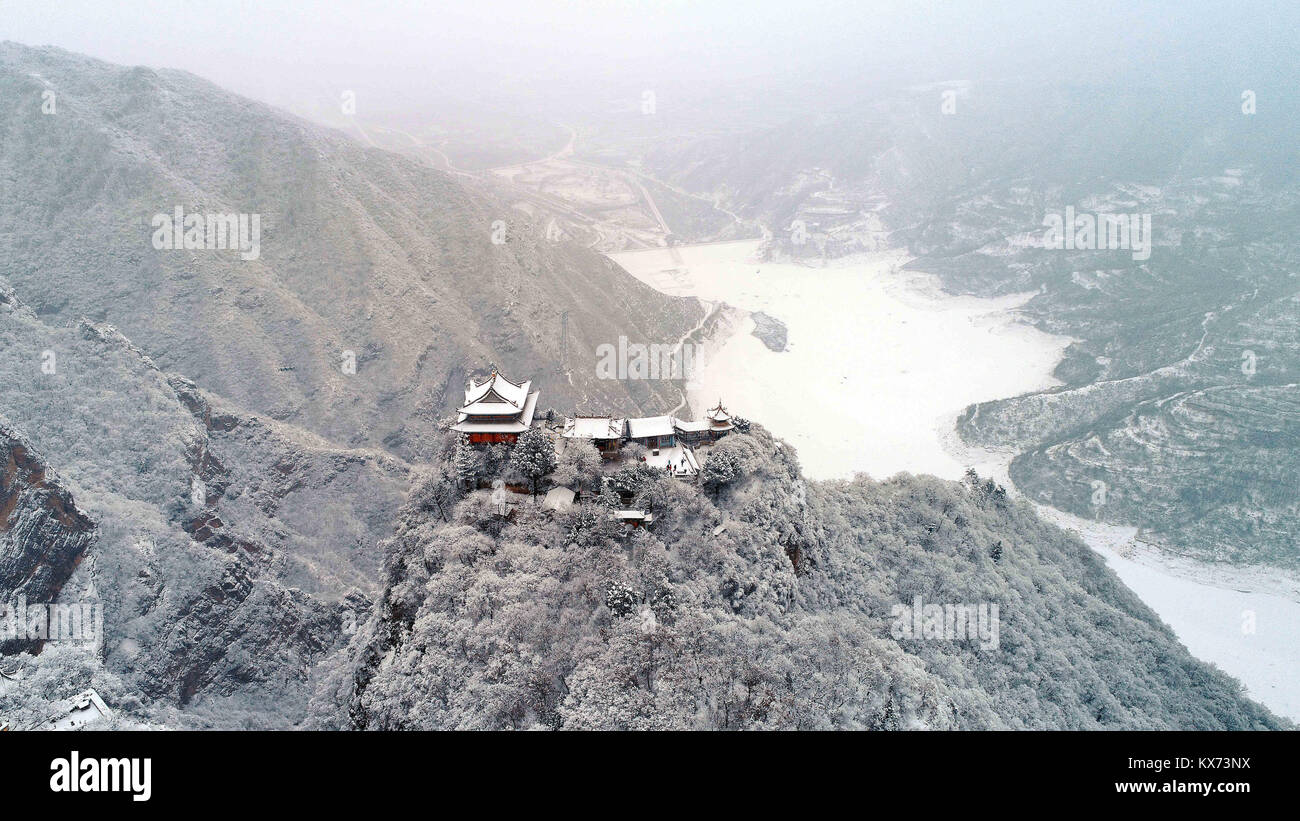 Kongtong mountain hi-res stock photography and images - Alamy