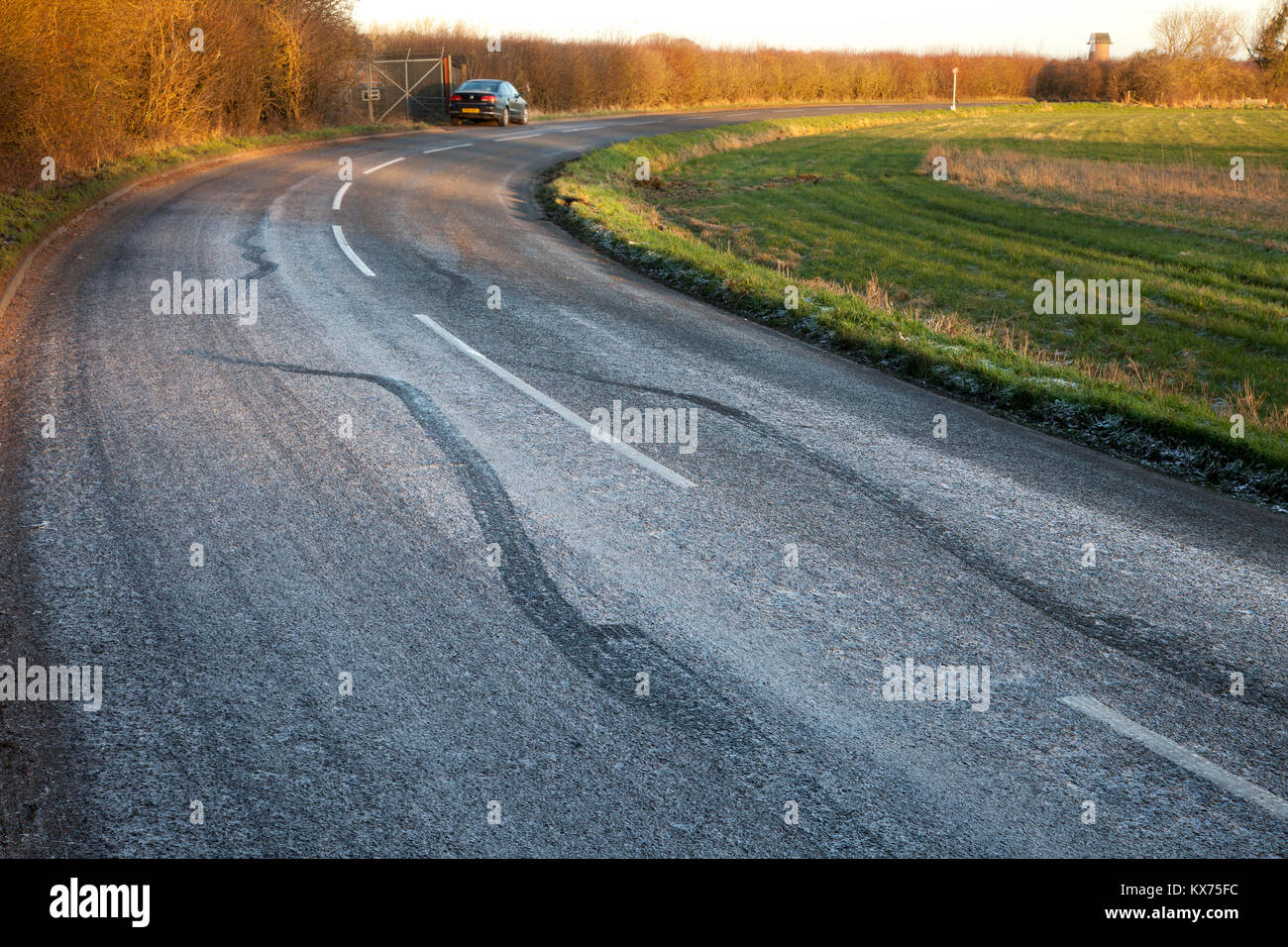Braking skid marks hi-res stock photography and images - Alamy