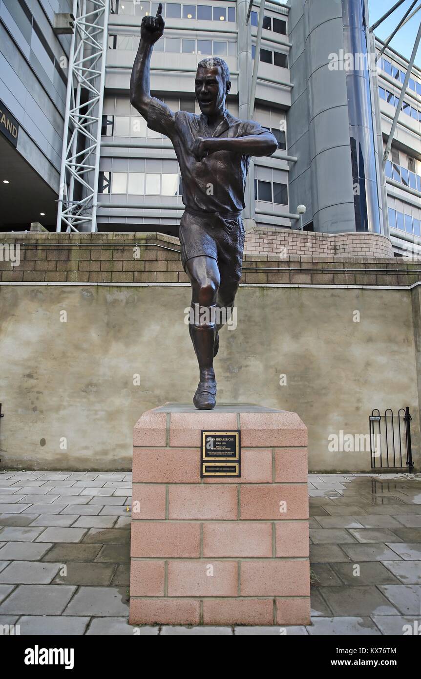 Alan Shearer Statue High Resolution Stock Photography and Images - Alamy