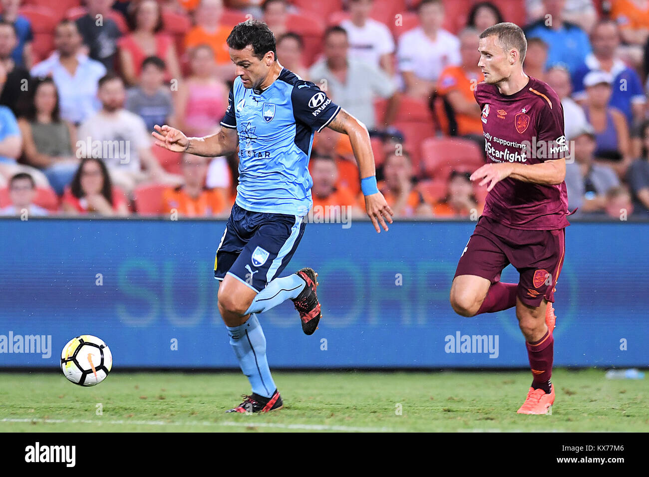 Brisbane, QUEENSLAND, AUSTRALIA. 8th Jan, 2018. Bobo of Sydney (9, left ...