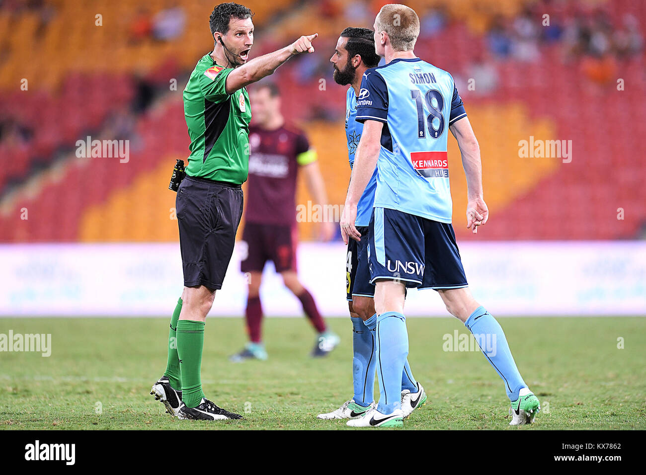 Brisbane, QUEENSLAND, AUSTRALIA. 8th Jan, 2018. Referee Kris Griffith ...