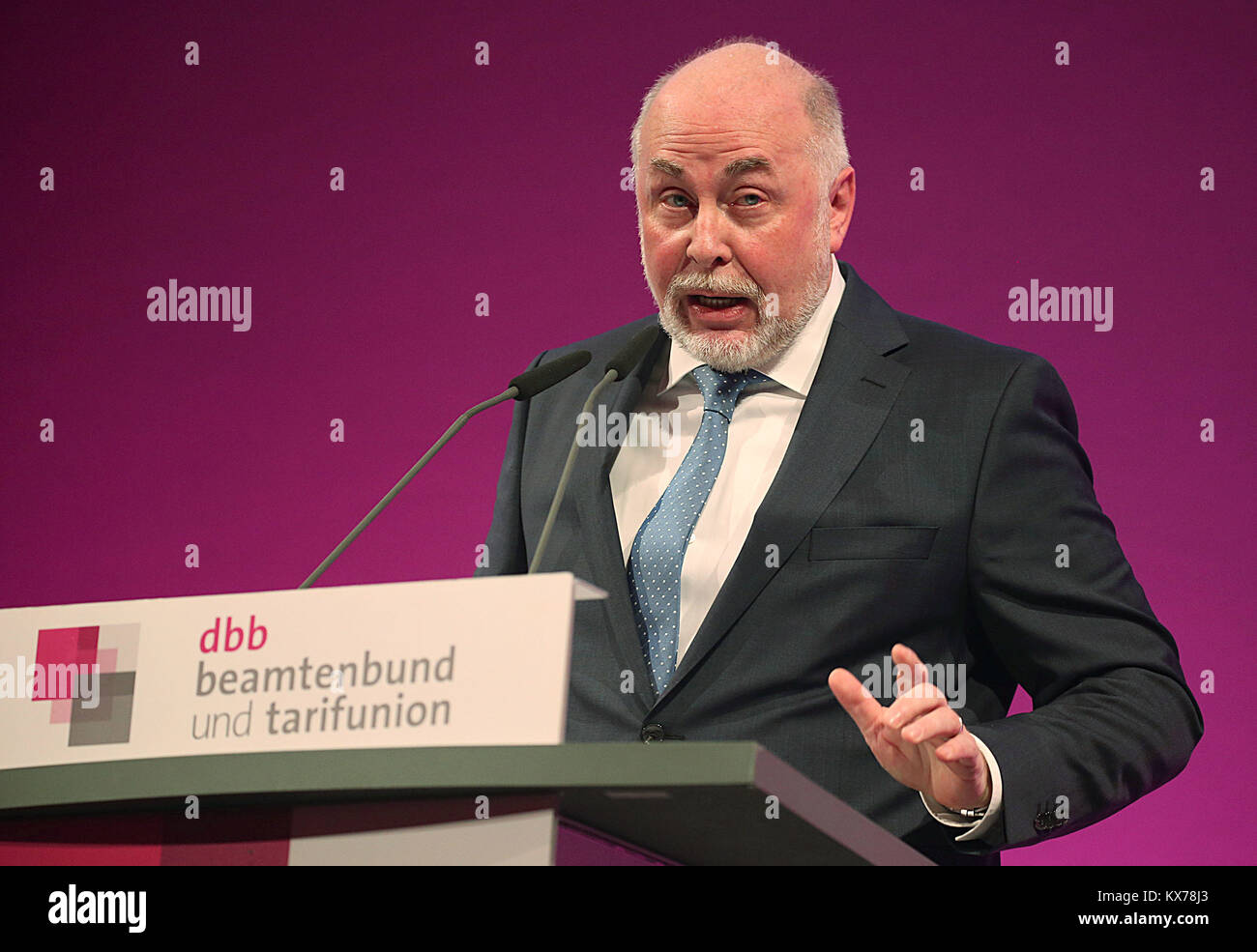 The chairman of the Deutschen Beamtenbundes (dbb) (lit. German Civil ...