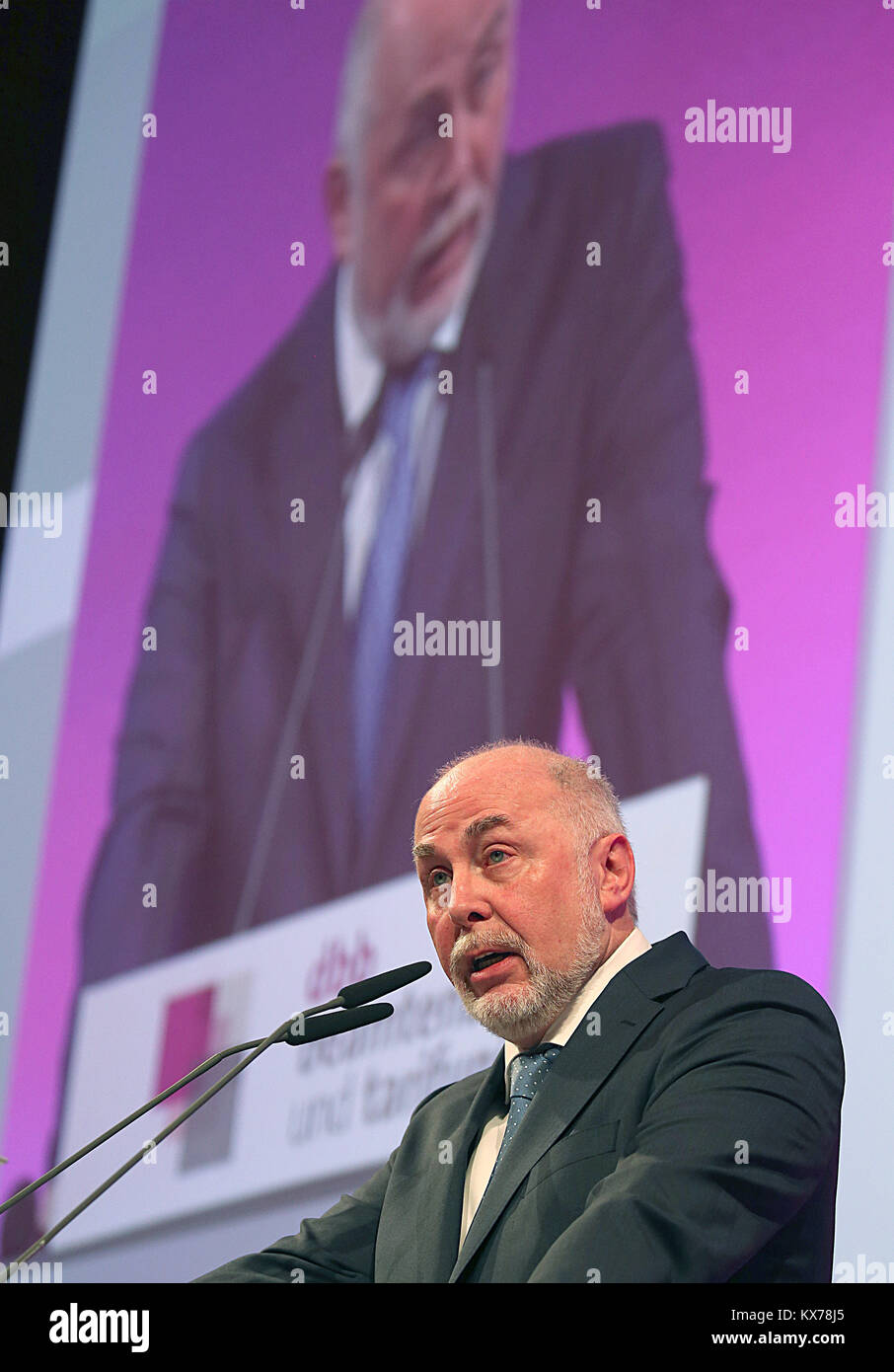 The chairman of the Deutschen Beamtenbundes (dbb) (lit. German Civil ...