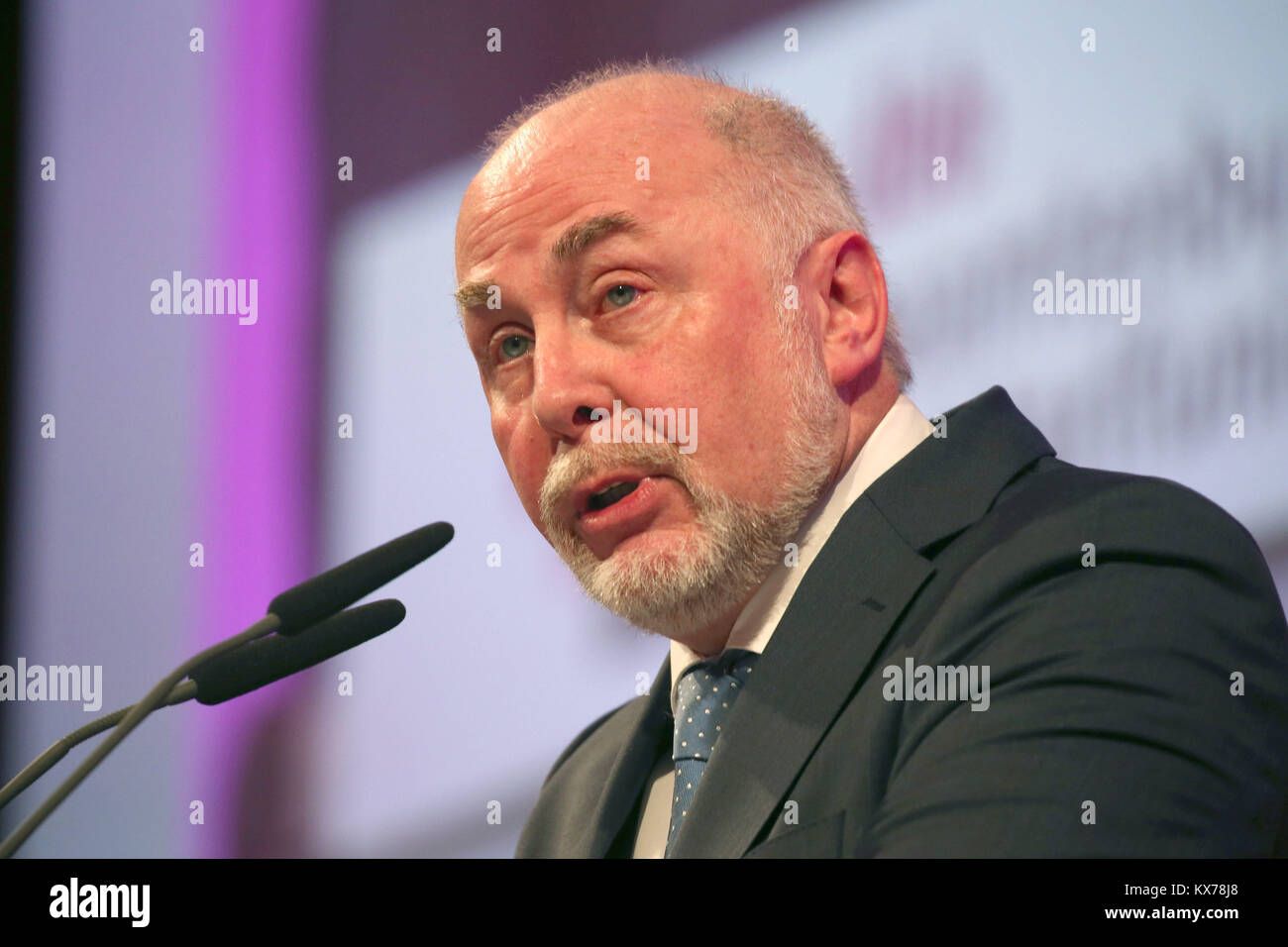 The chairman of the Deutschen Beamtenbundes (dbb) (lit. German Civil ...