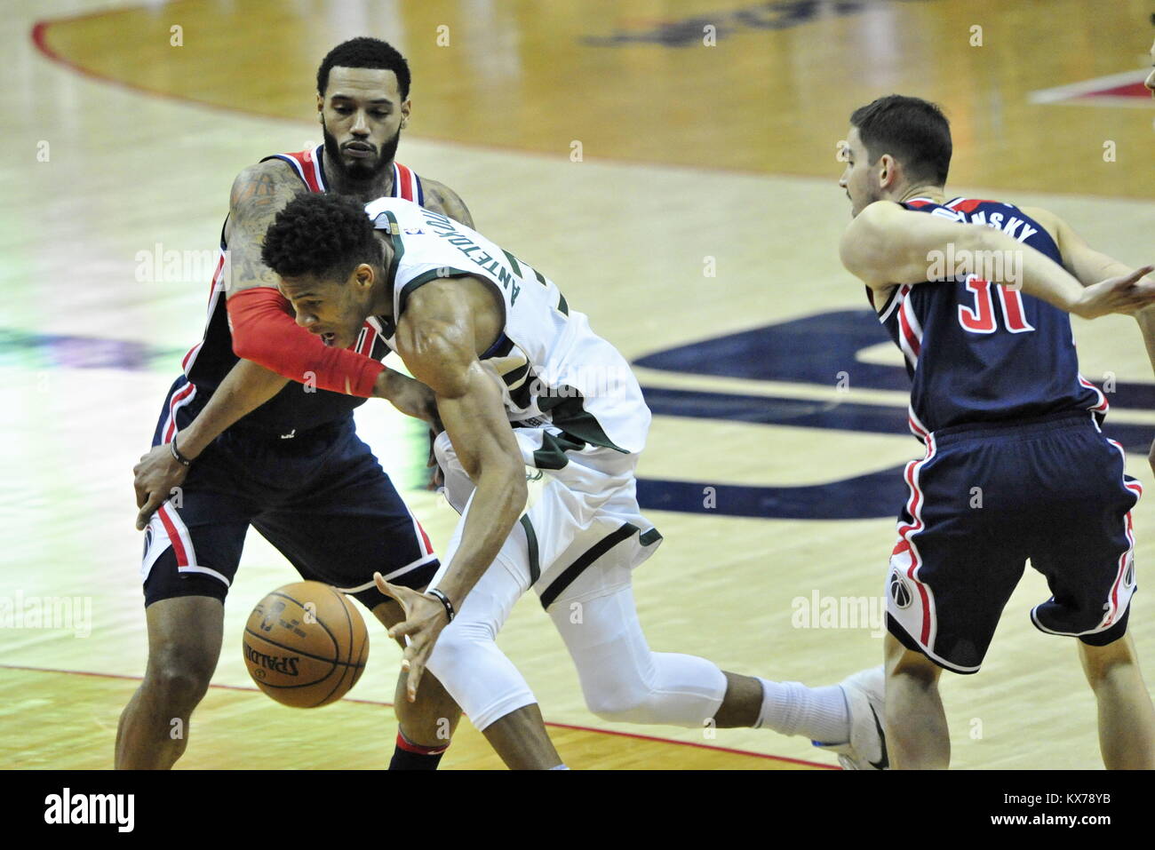Washington, United States. 07th Jan, 2018. L-R Mike Scott (Washington ...