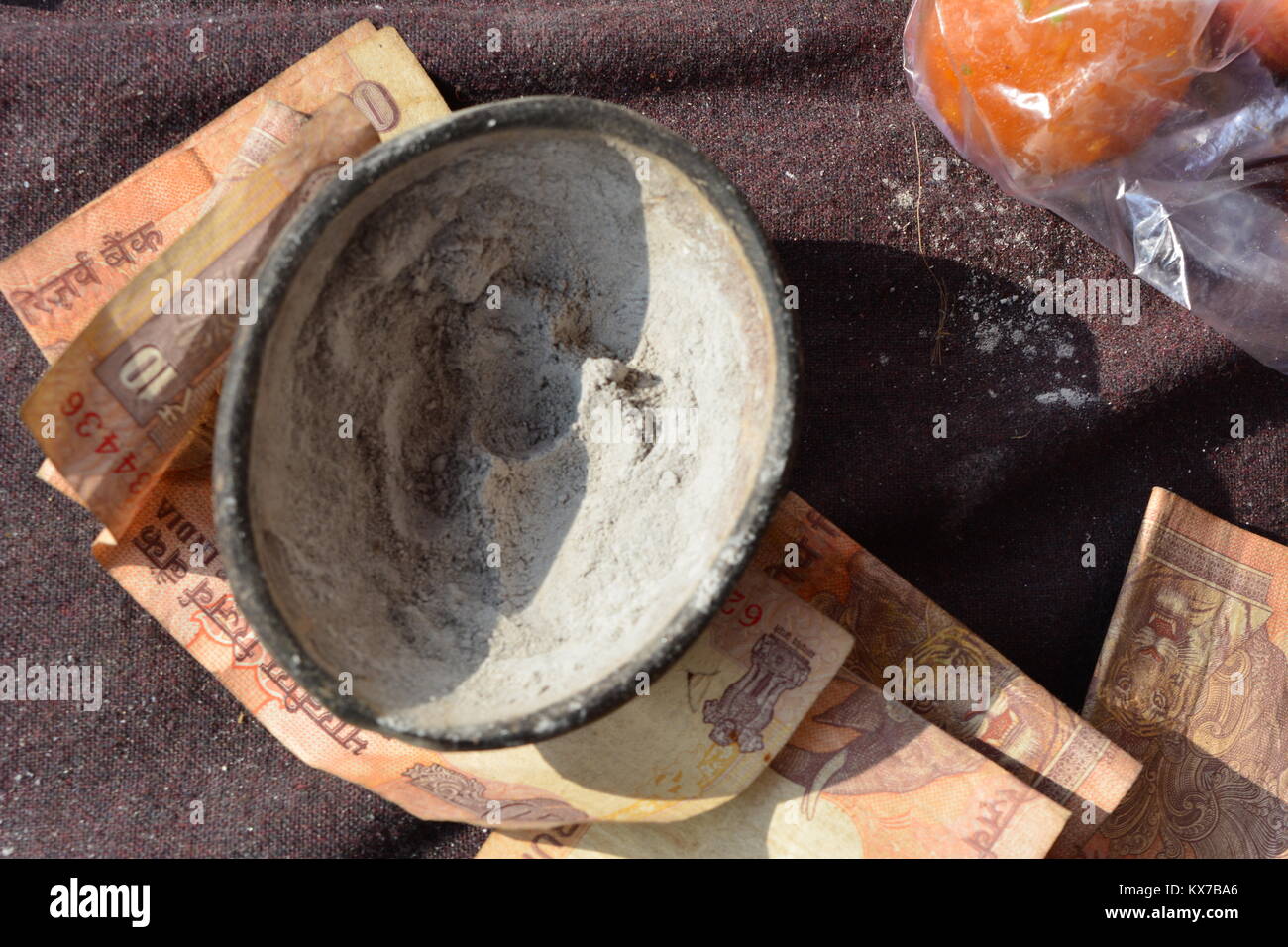 Kolkata, India. 08th Jan, 2018. Camping Naga Sadhus, devotees, rituals ...