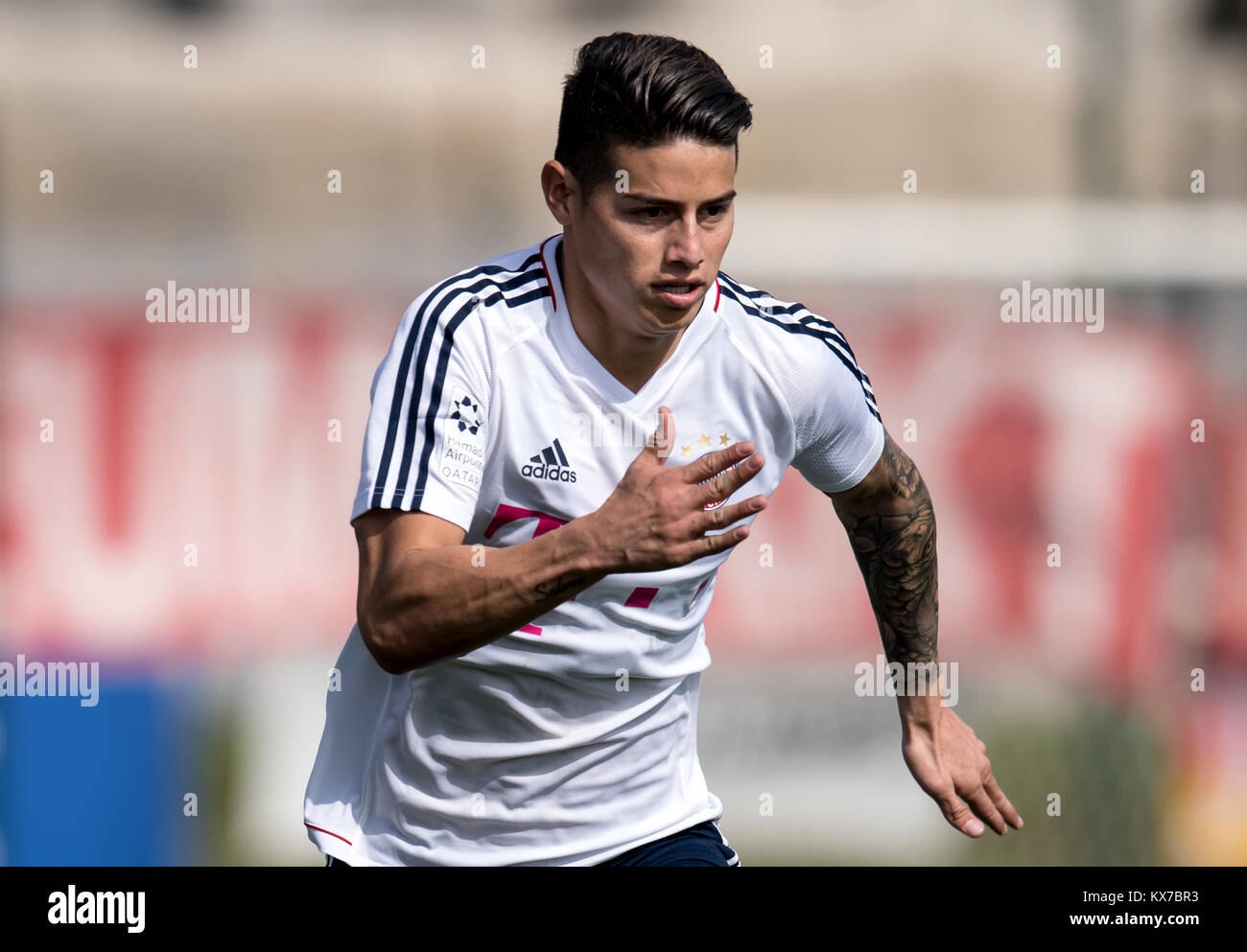 James rodriguez qatar hi-res stock photography and images - Alamy