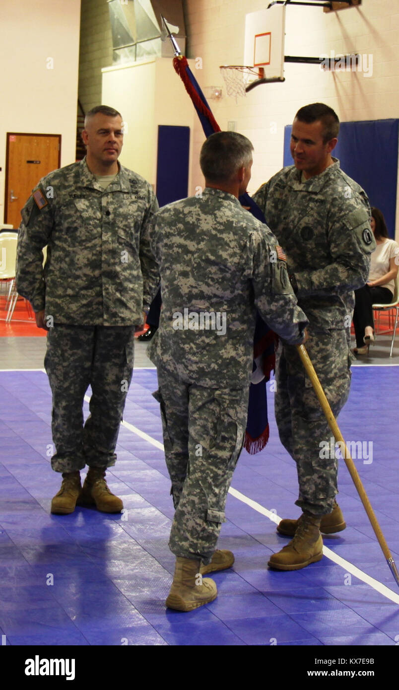 U.S. Army National Guard personnel daily duties and life. Working ...