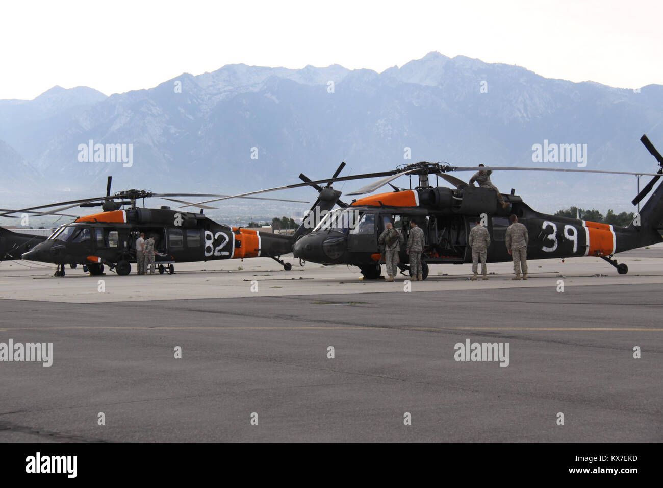 Utah Army National Guard 2-211th Aviation UH-60 Blackhawk helicopters ...