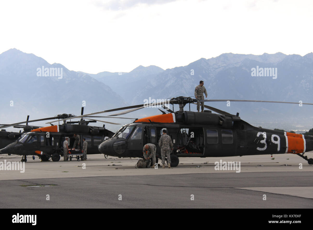 Utah Army National Guard 2-211th Aviation UH-60 Blackhawk helicopters ...