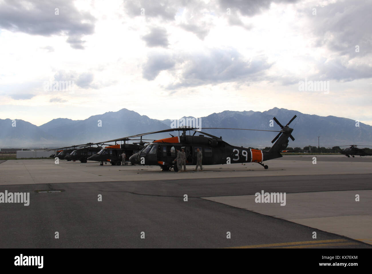 Utah Army National Guard 2-211th Aviation UH-60 Blackhawk helicopters ...