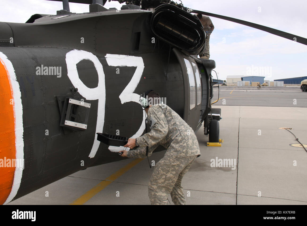 U.S. Army National Guard personnel daily duties and life. Working ...