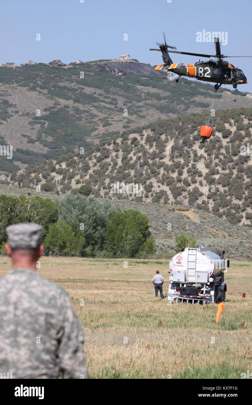 Utah Army National Guard 2-211th Aviation UH-60 Blackhawk helicopters ...