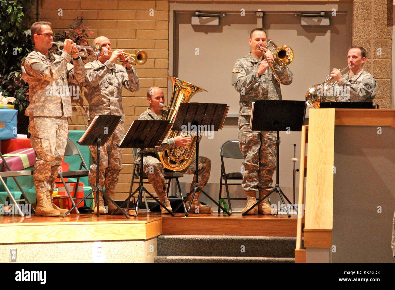 211th general support aviation battalion hi-res stock photography and ...