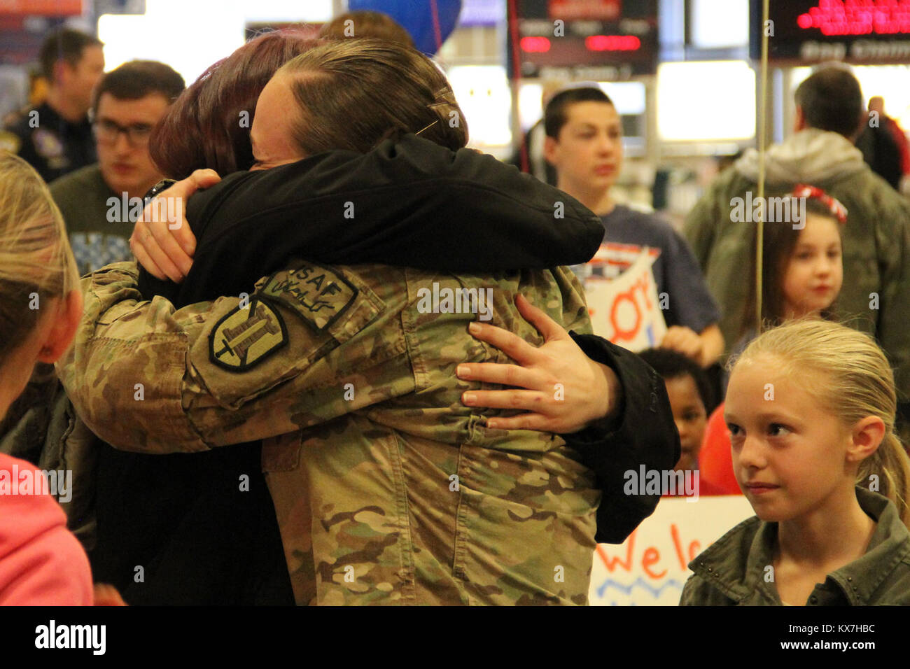 Soldiers of the 204th Maneuver Enhancement Brigade, Utah Army National ...