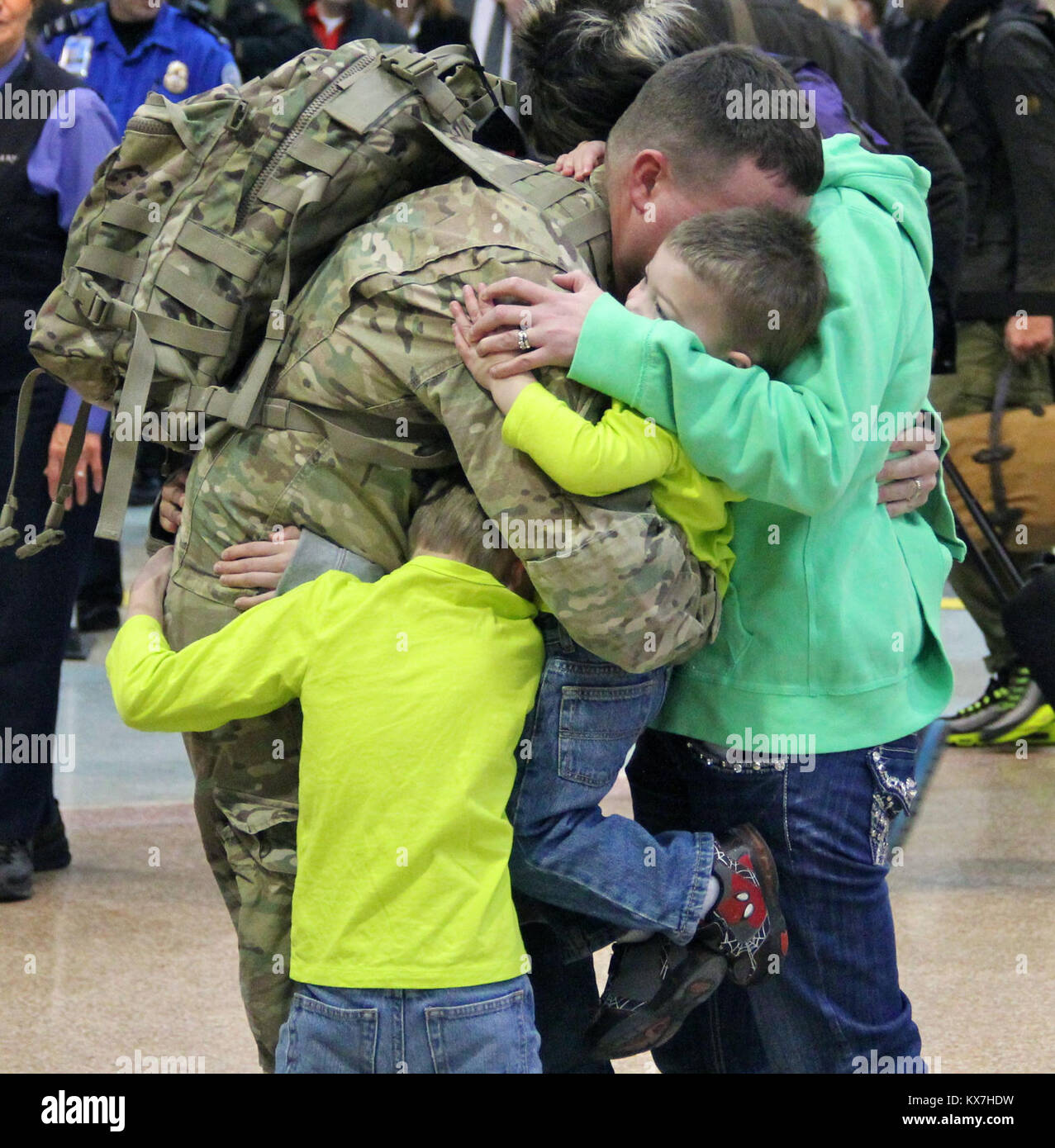 Soldiers of the 204th Maneuver Enhancement Brigade, Utah Army National ...