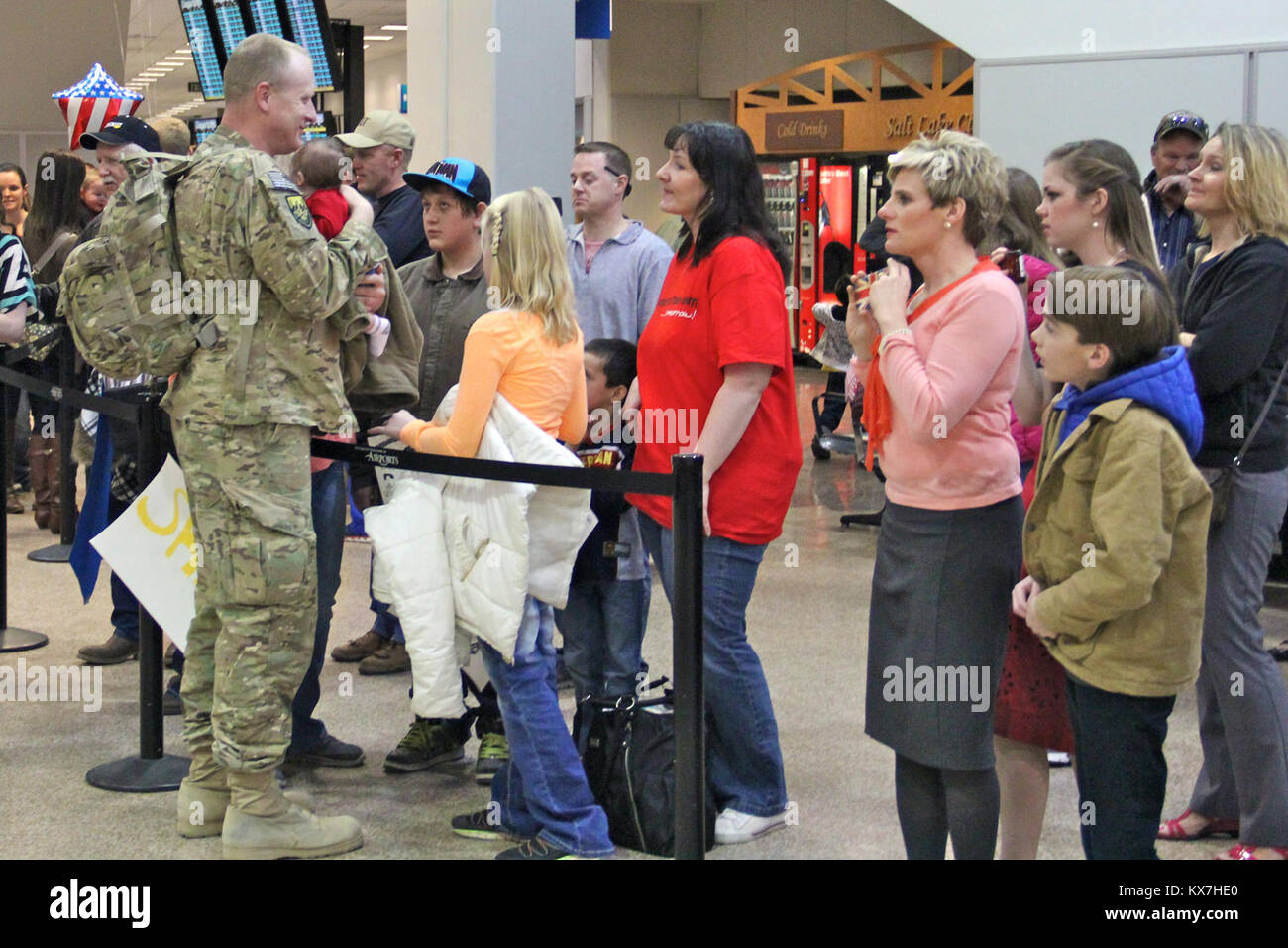 Soldiers of the 204th Maneuver Enhancement Brigade, Utah Army National ...