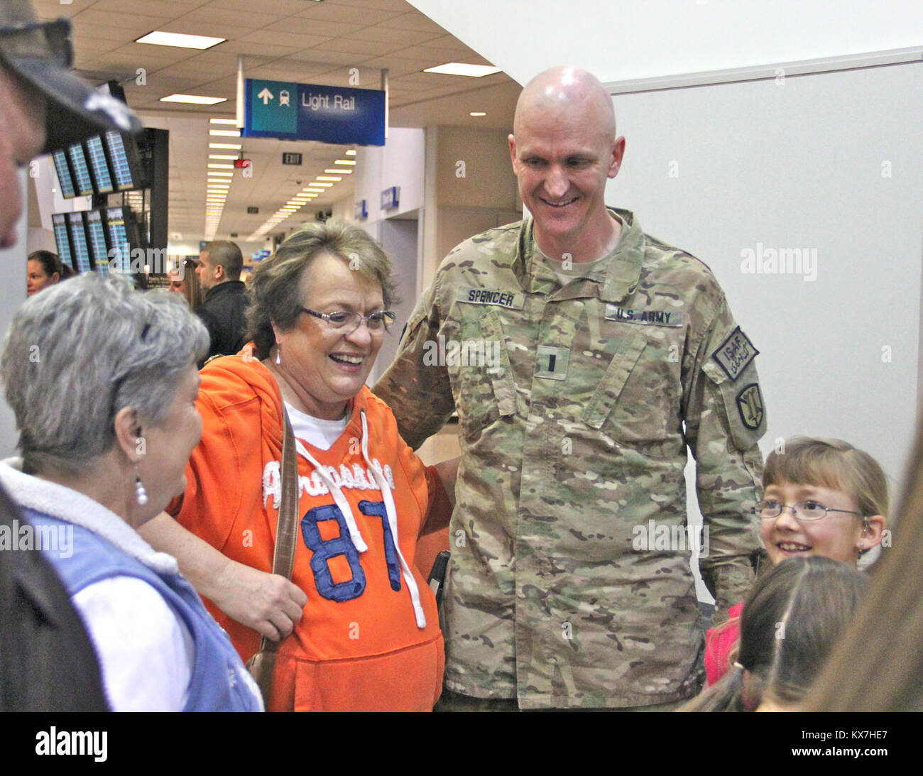 Soldiers of the 204th Maneuver Enhancement Brigade, Utah Army National ...