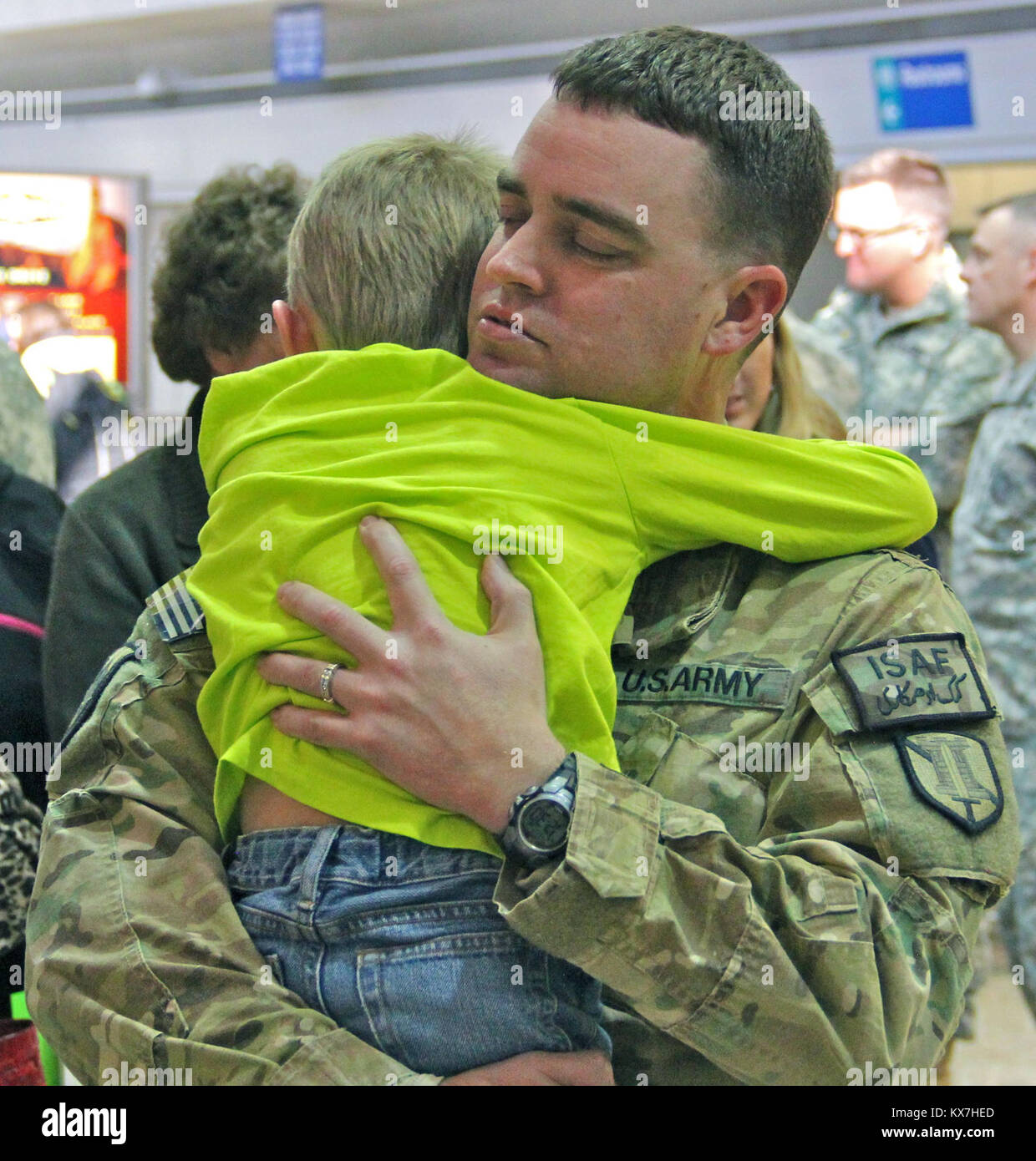 Soldiers of the 204th Maneuver Enhancement Brigade, Utah Army National ...