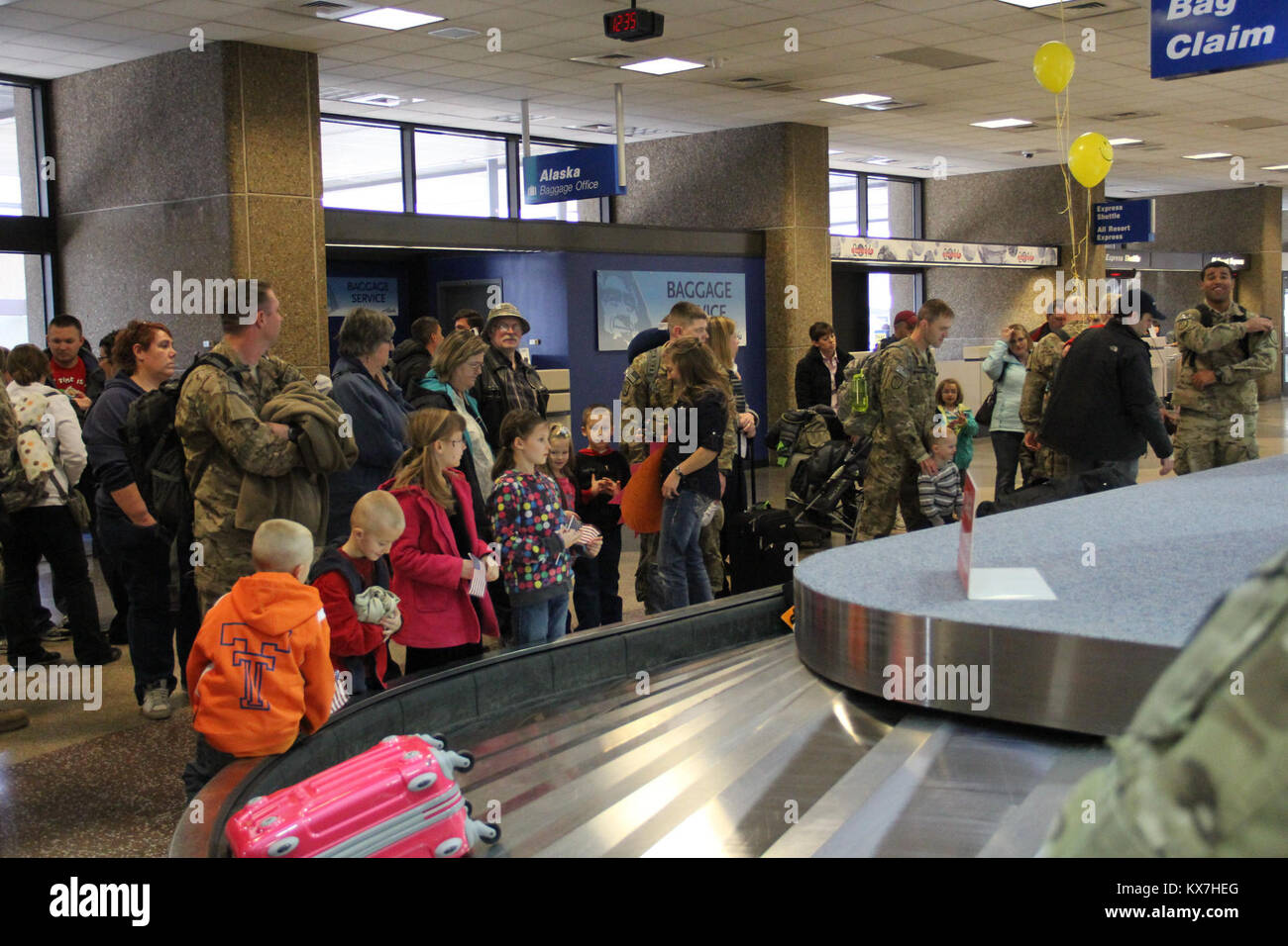 Soldiers of the 204th Maneuver Enhancement Brigade, Utah Army National ...