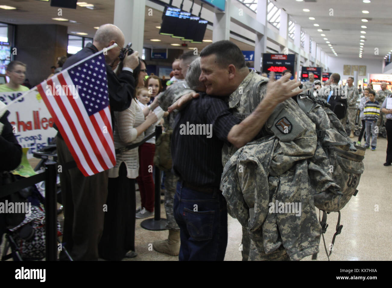 204th maneuver enhancement brigade hi-res stock photography and images ...