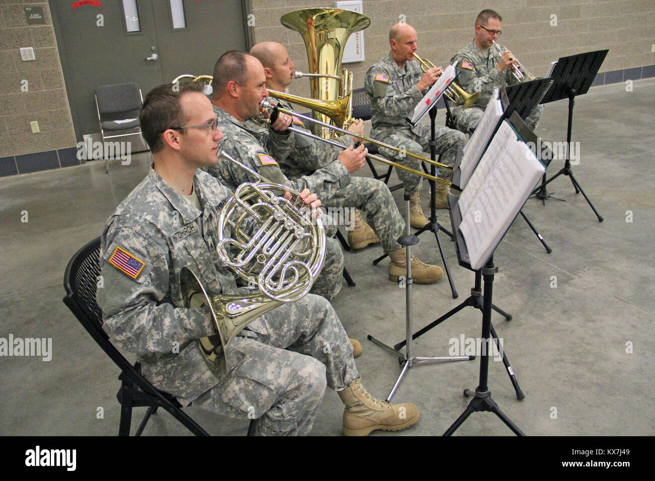 Soldiers of the Utah Army National Guard's1-211th Aviation Return to ...