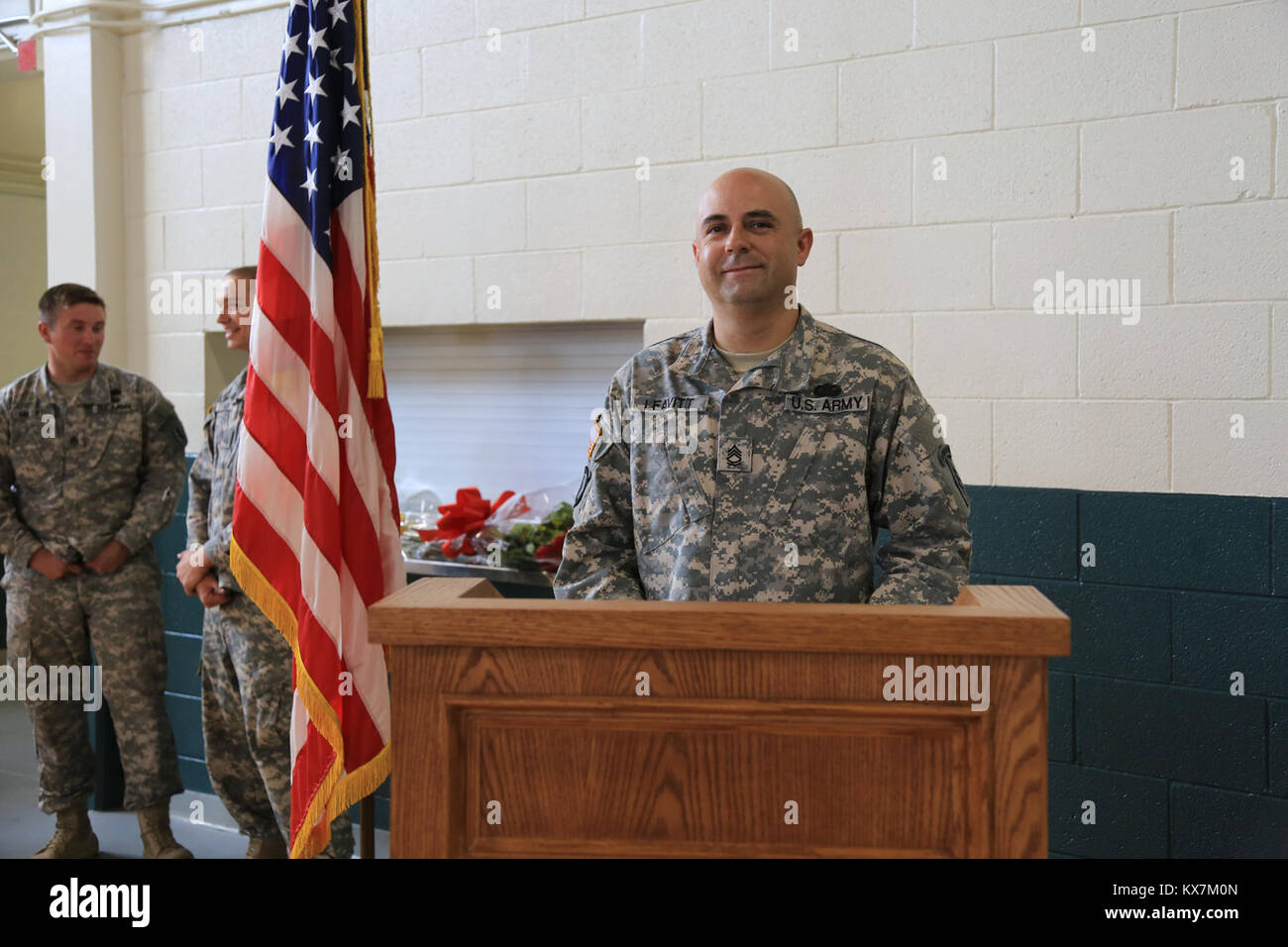 Soldiers of the 1/19th Special Forces Group gather in the Lehi Armory ...