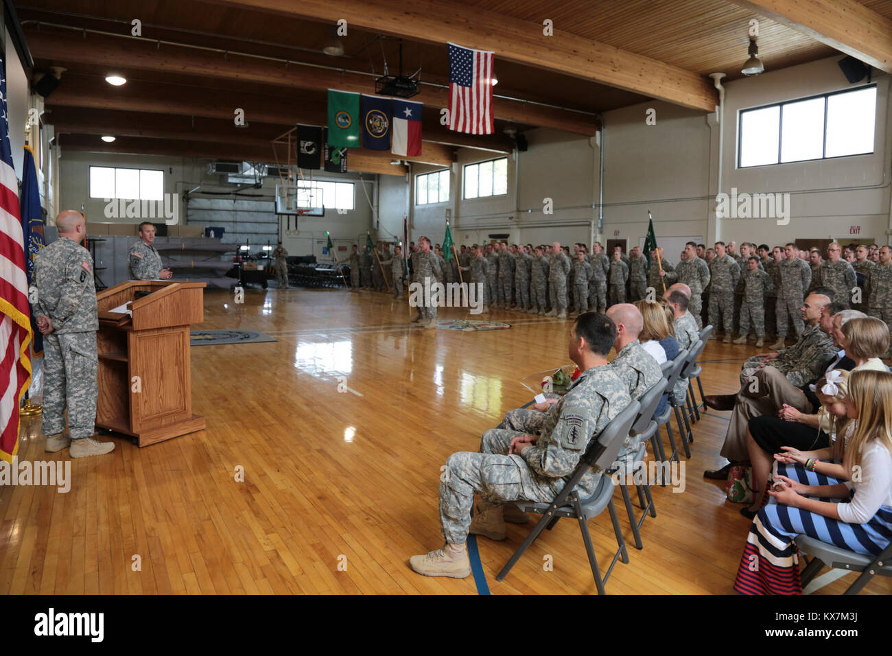 Soldiers of the 1/19th Special Forces Group gather in the Lehi Armory ...