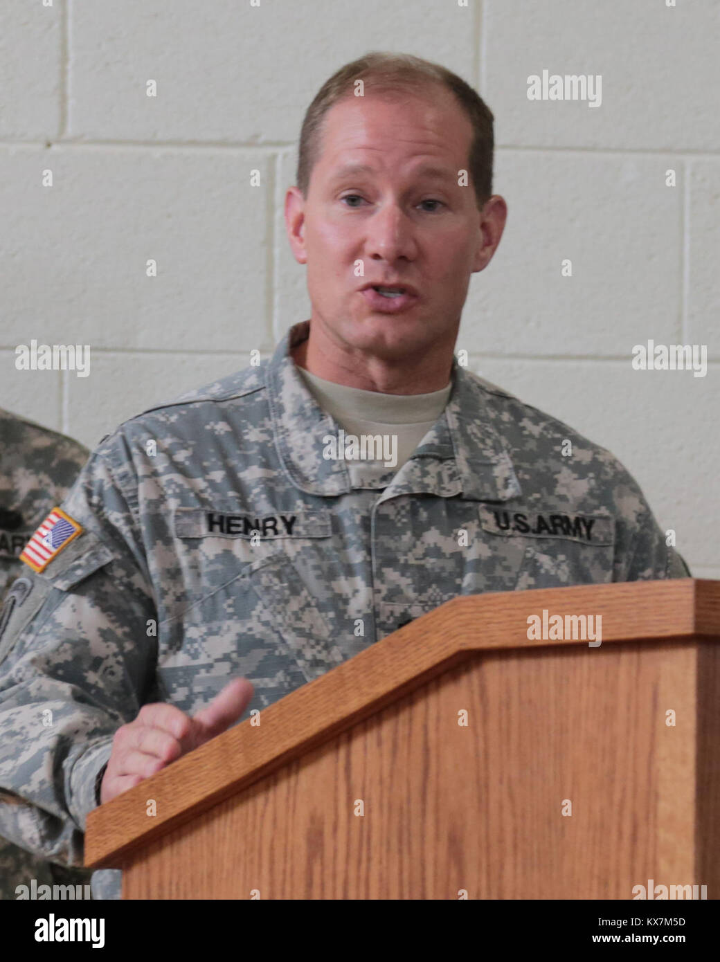 Soldiers of the 1/19th Special Forces Group gather in the Lehi Armory ...