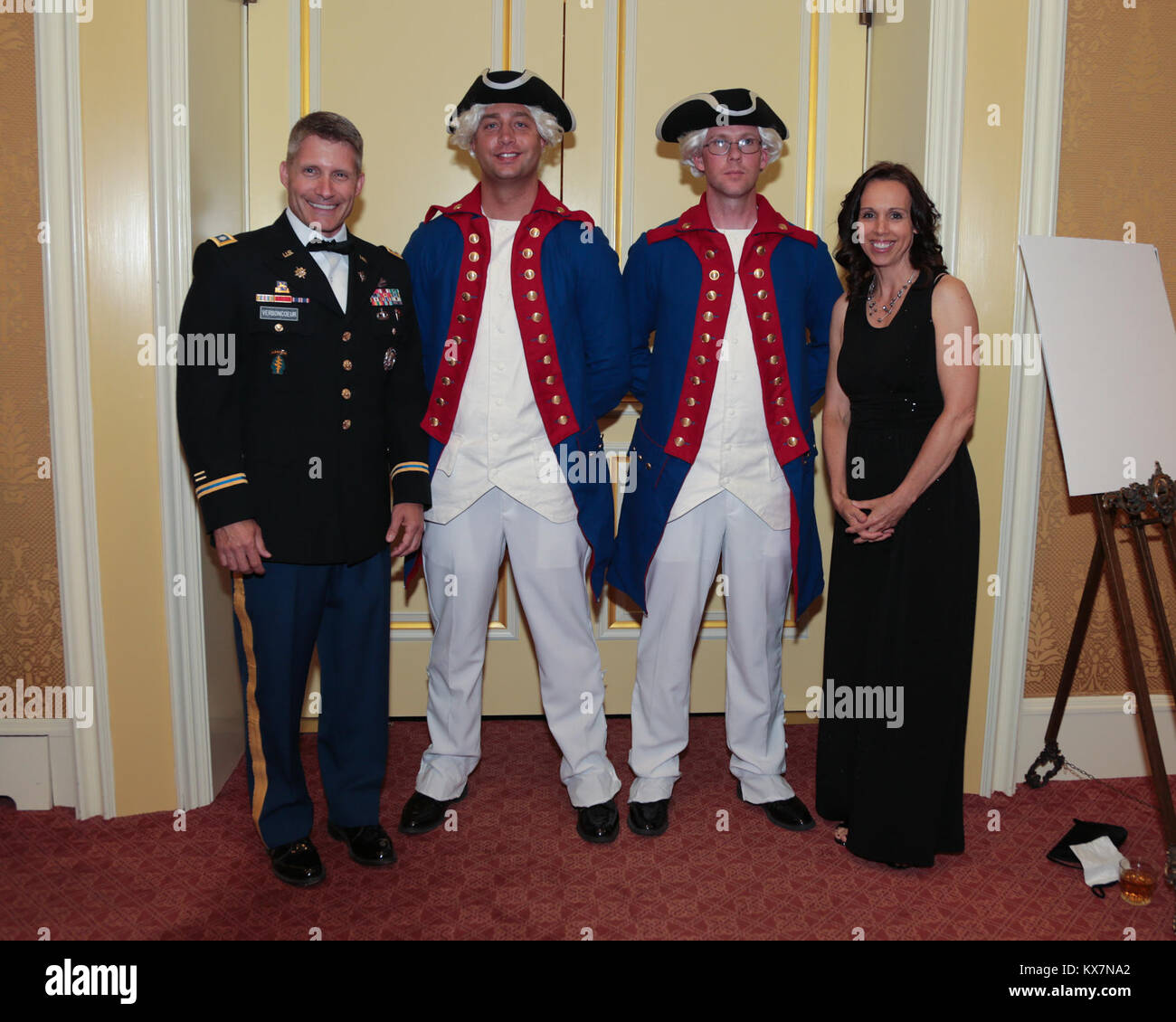 Bronze minuteman awards hi-res stock photography and images - Alamy
