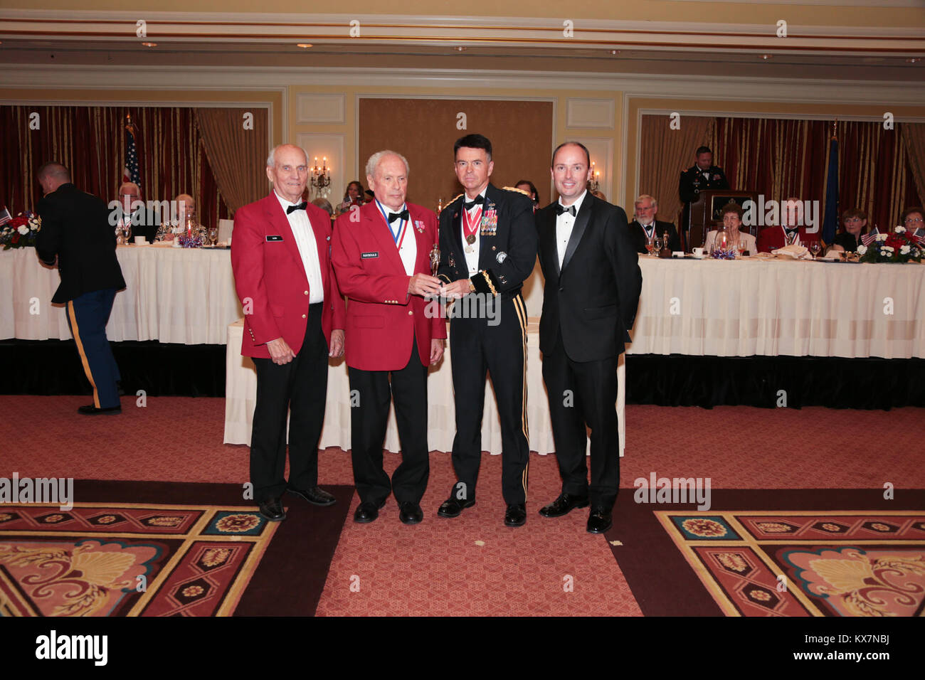 Bronze minuteman awards hi-res stock photography and images - Alamy