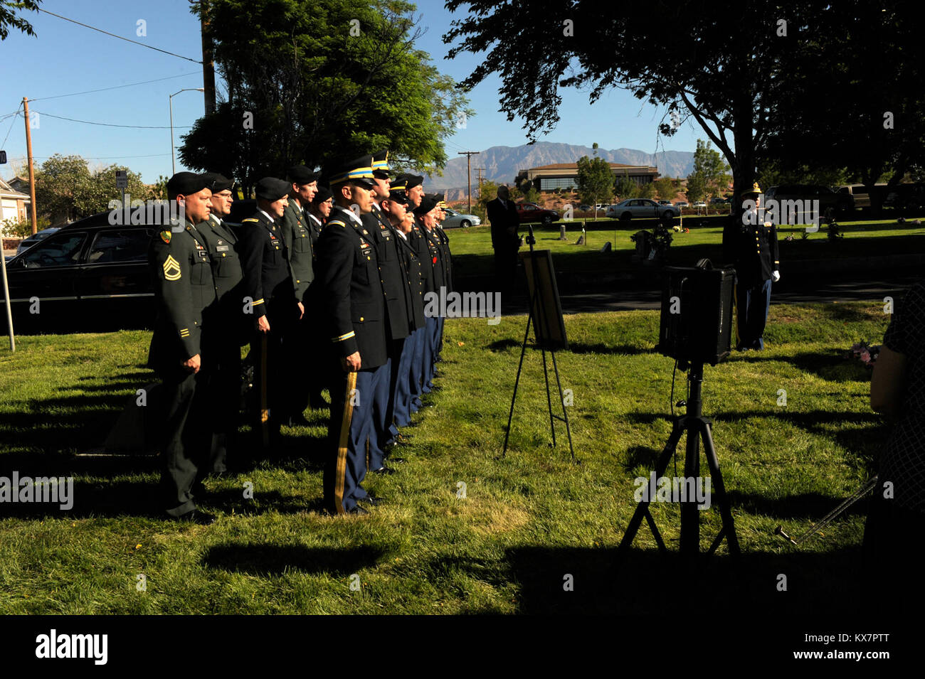 US Army National Guard honor fallen fellow soldier at military funeral ...