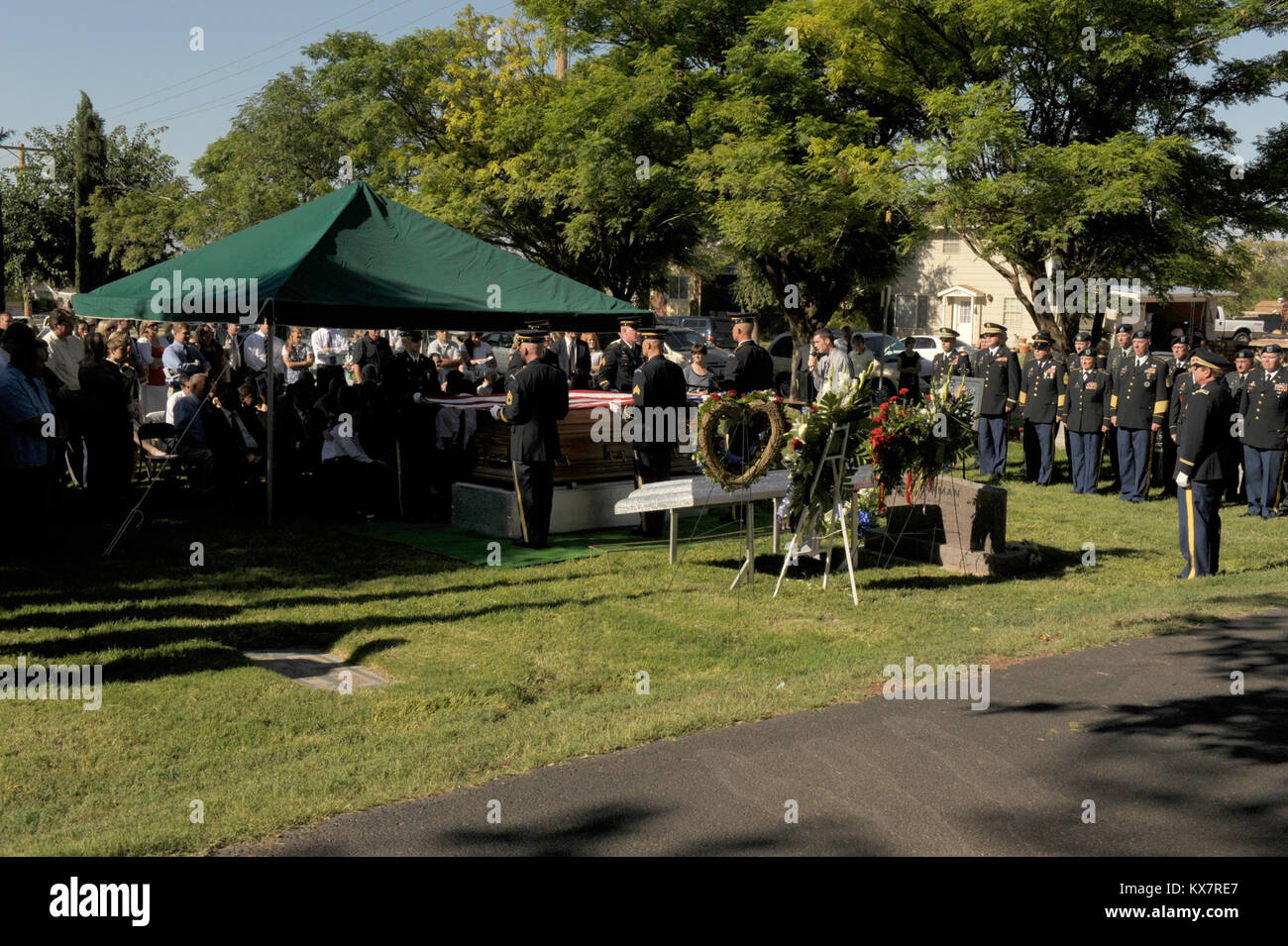 US Army National Guard honor fallen fellow soldier at military funeral ...