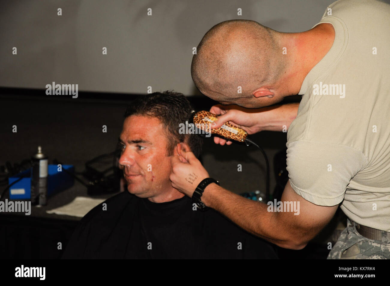 Sponsored head shave hi-res stock photography and images - Alamy