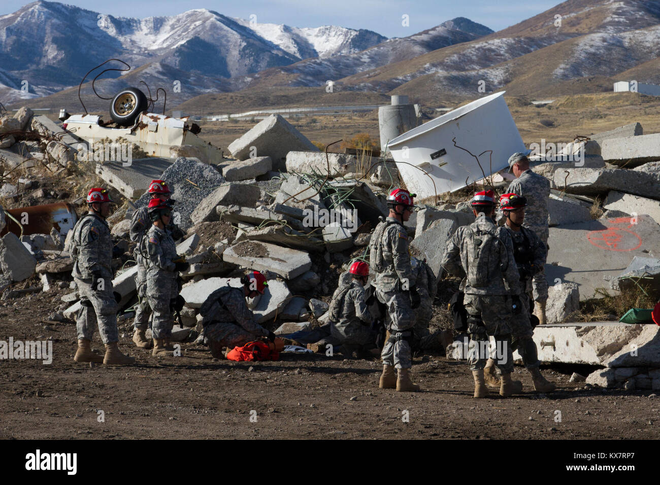 Soldiers with the Colorado Army National Guard Search and Extraction ...