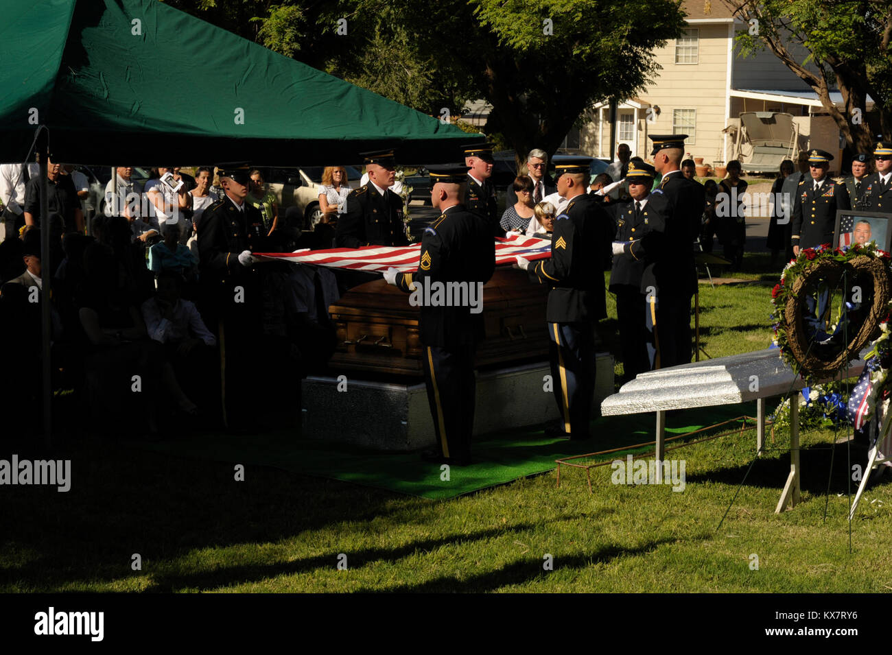 US Army National Guard honor fallen fellow soldier at military funeral ...