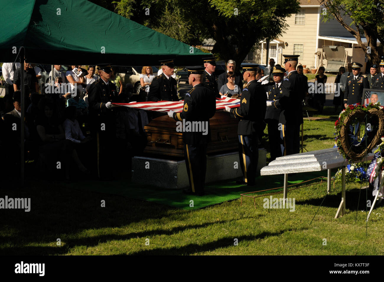 US Army National Guard honor fallen fellow soldier at military funeral ...