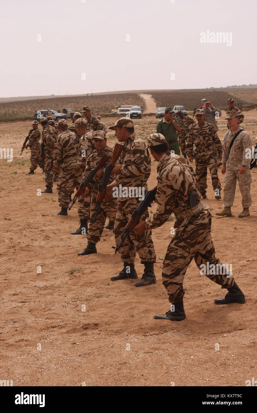 US Army military weapons training in the desert. Passing skills on to ...