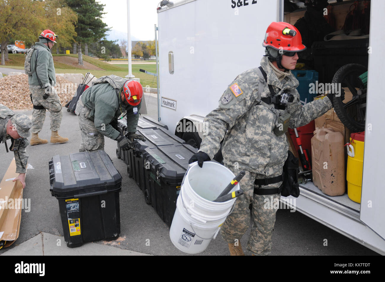 US Army National Guard search and extraction rescue team. Colorado ...