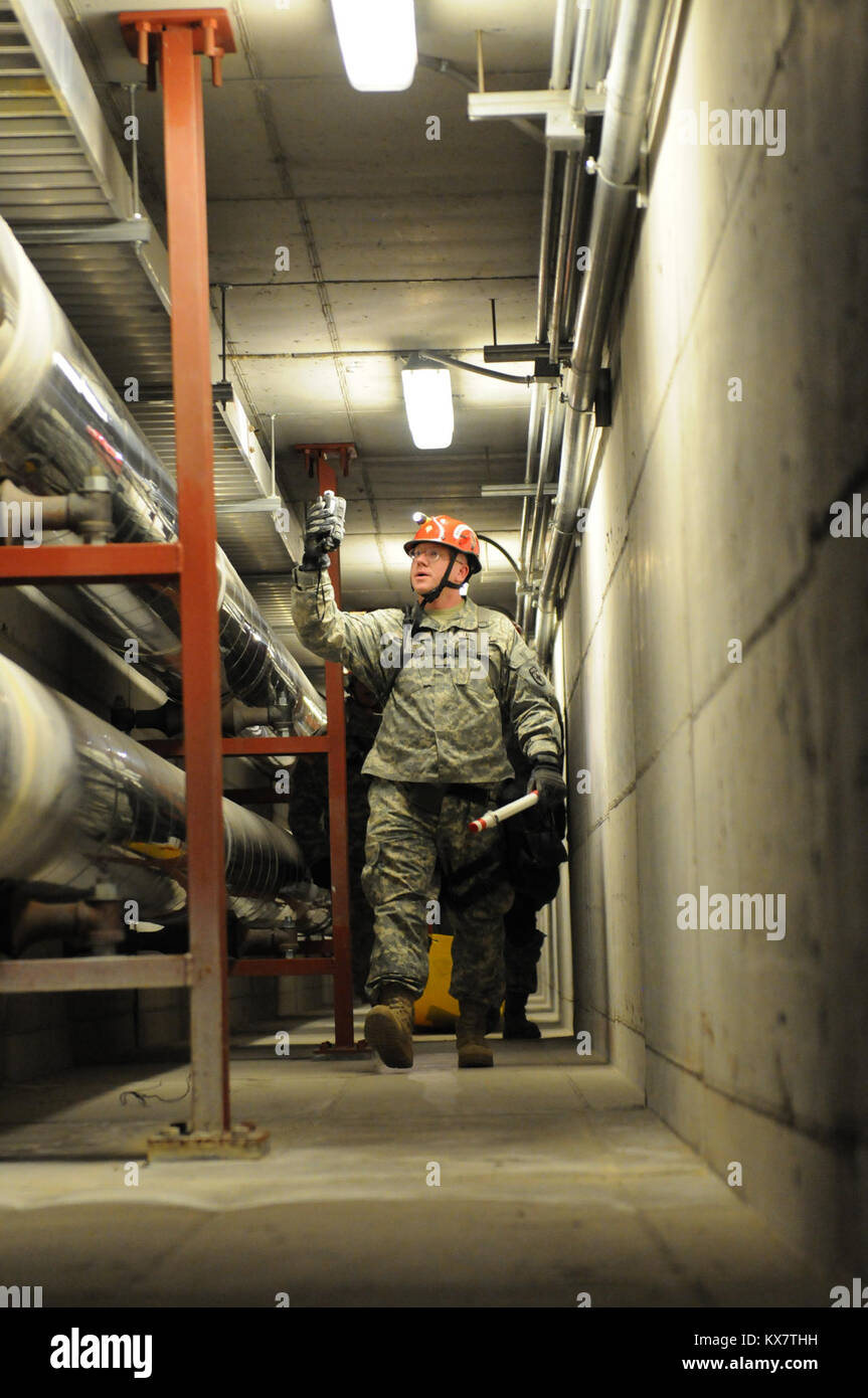 US Army National Guard search and extraction rescue team. Colorado ...