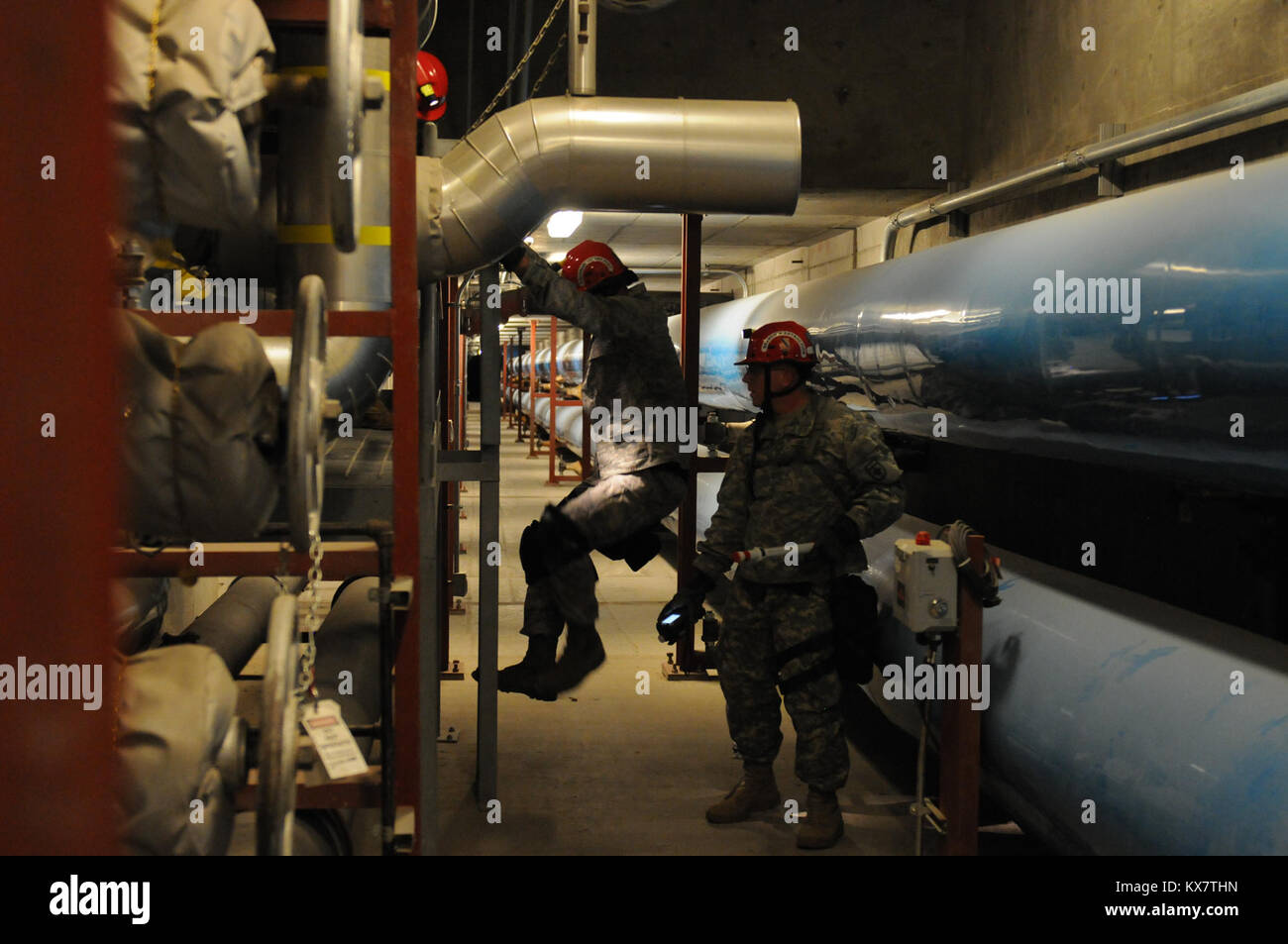 US Army National Guard search and extraction rescue team. Colorado ...