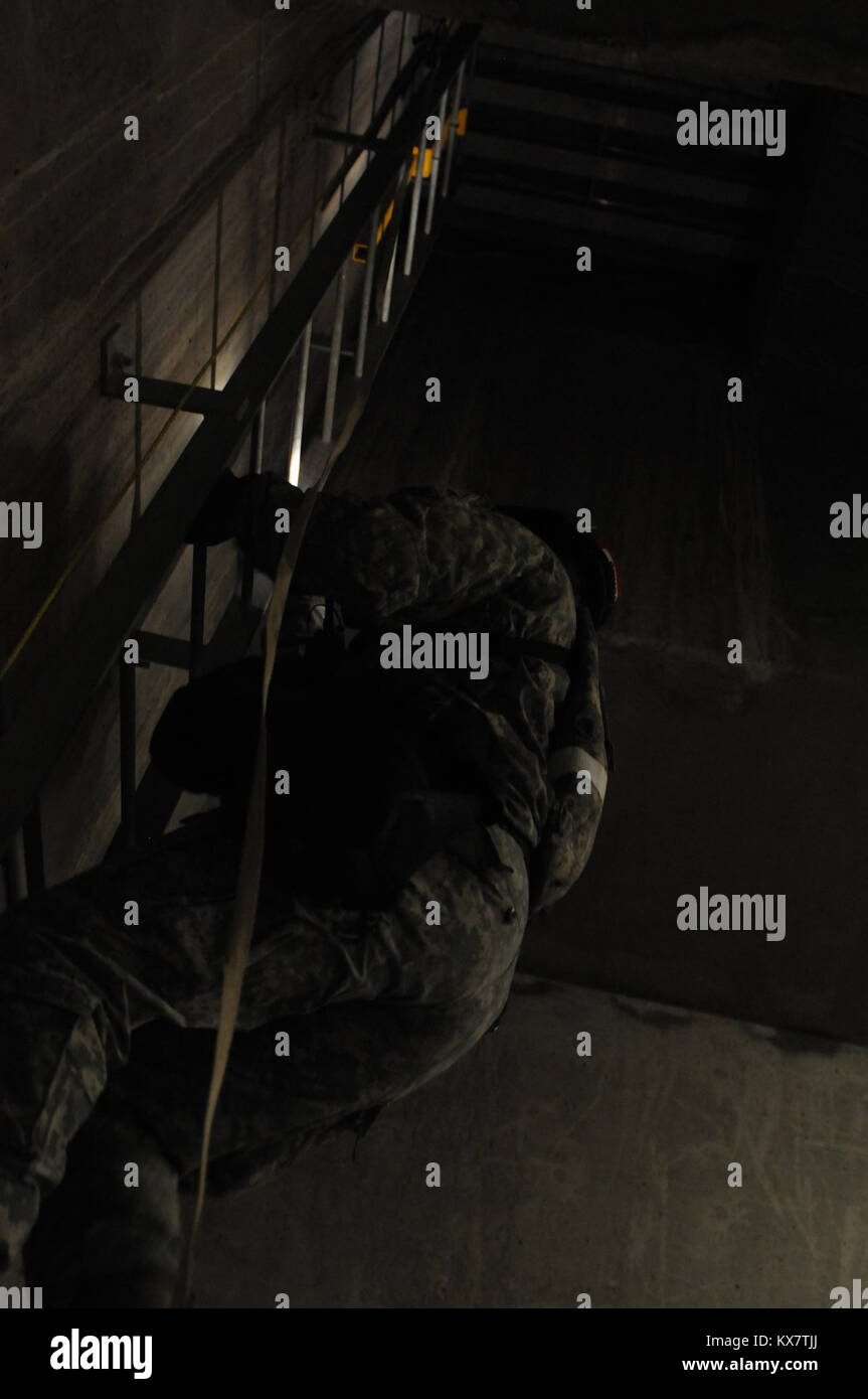 US Army National Guard search and extraction rescue team. Colorado ...