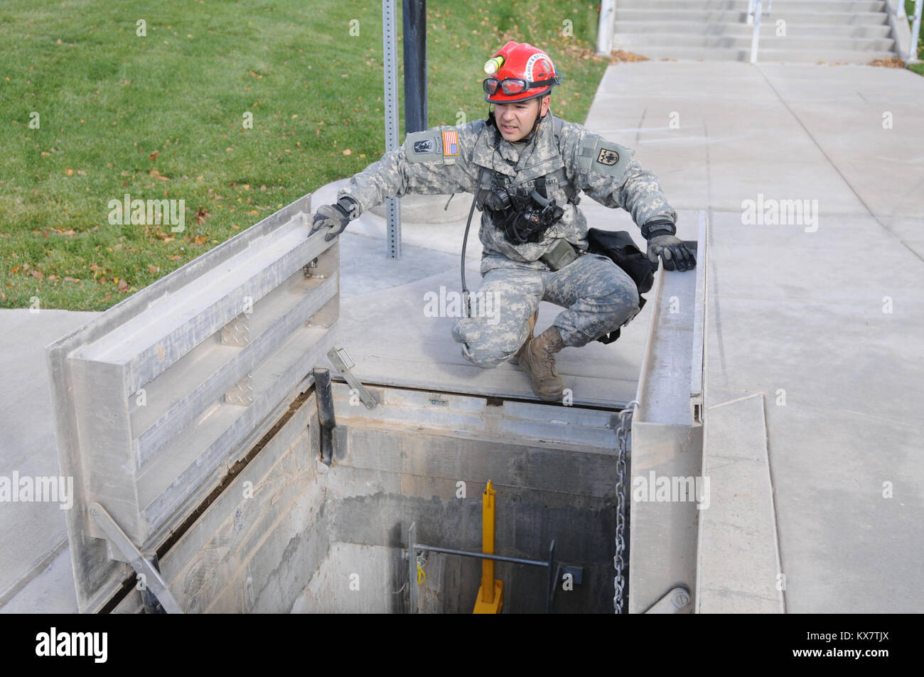 US Army National Guard search and extraction rescue team. Colorado ...