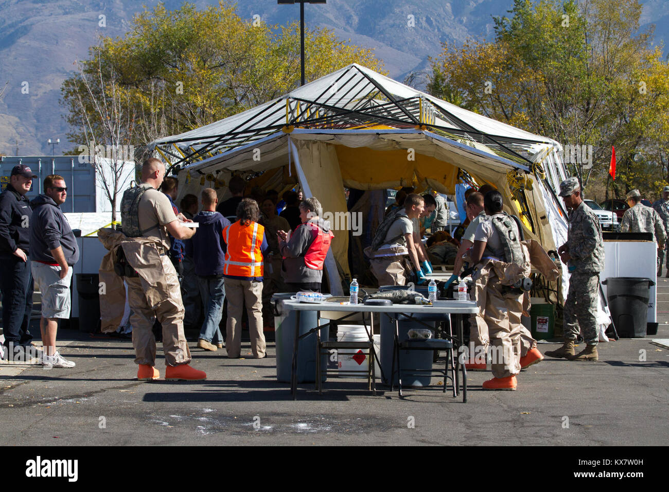 National Guard Soldiers from the 3650th Maintenance Company and the ...