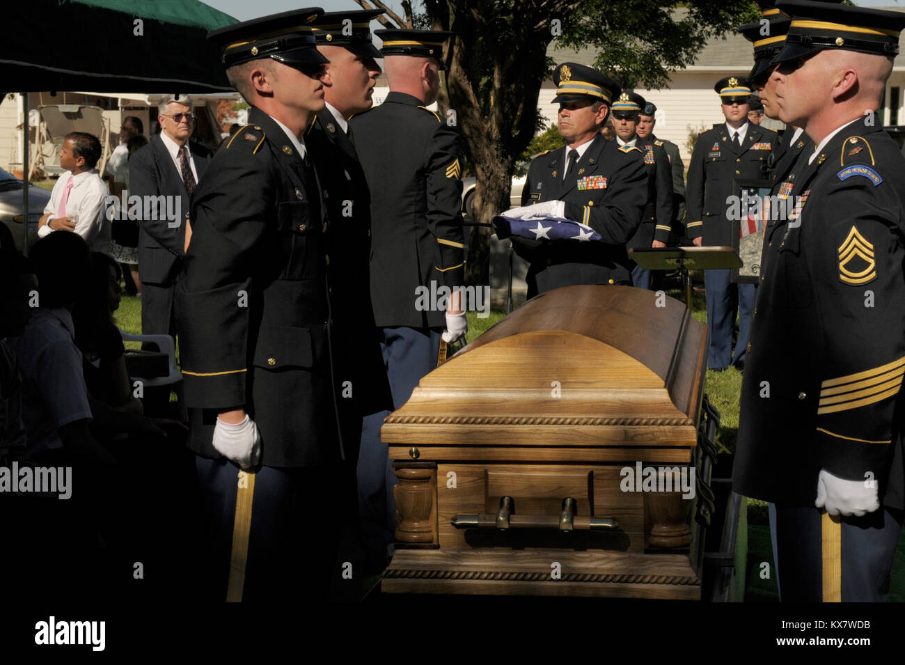 US Army National Guard honor fallen comrade at military funeral Stock ...