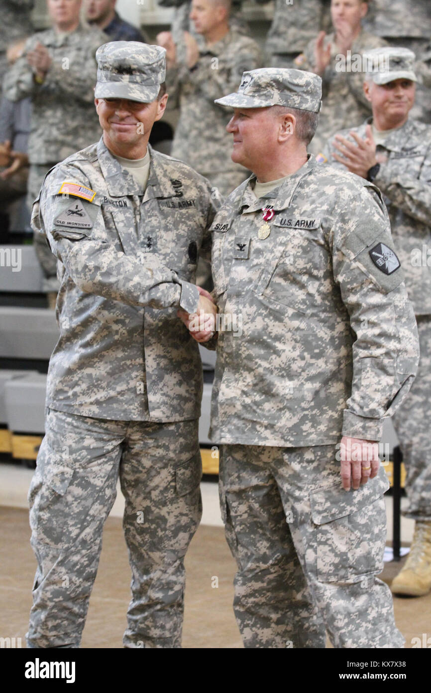 US Army National Guard change of command ceremony Stock Photo - Alamy