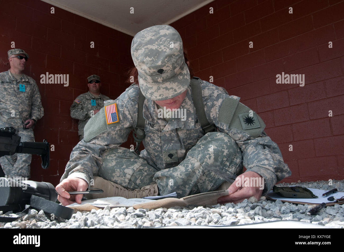 US Army National Guard weapons training in the field Stock Photo - Alamy