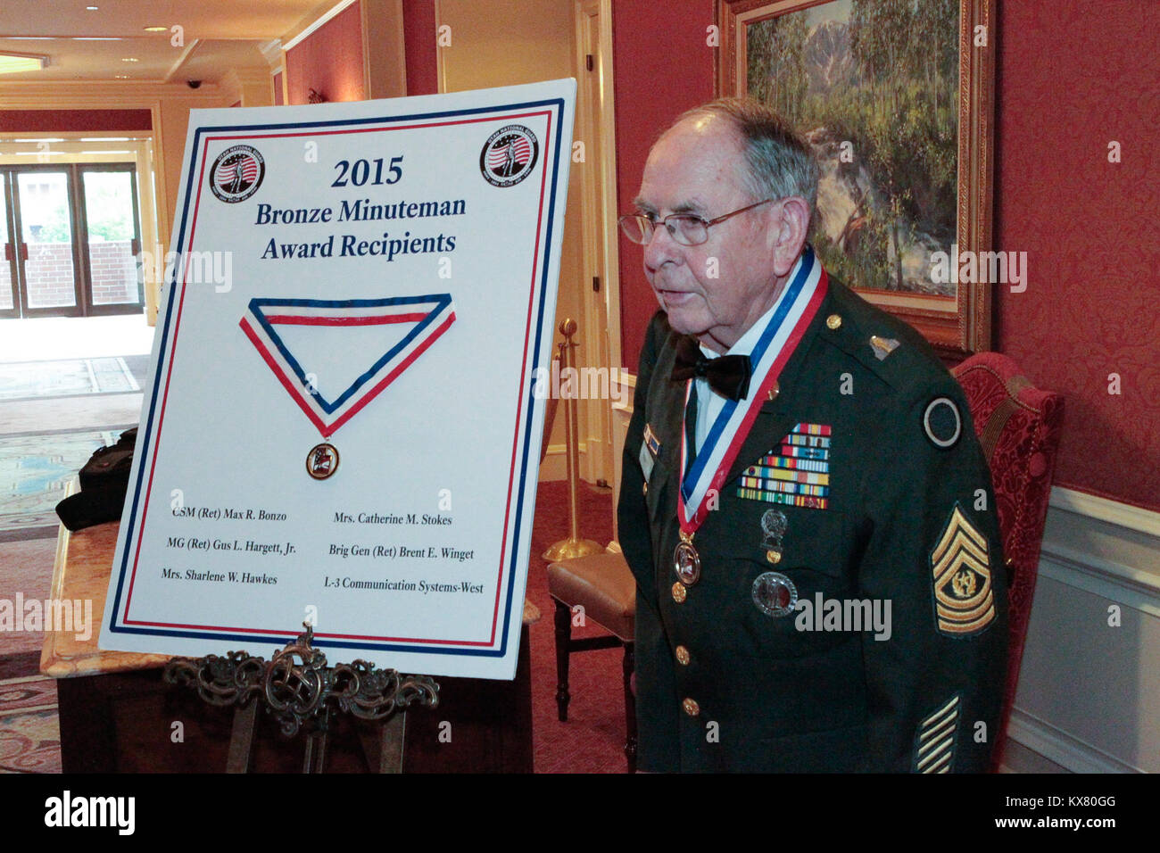 US Army National Guard awards presentation ceremony. Bronze Minuteman ...