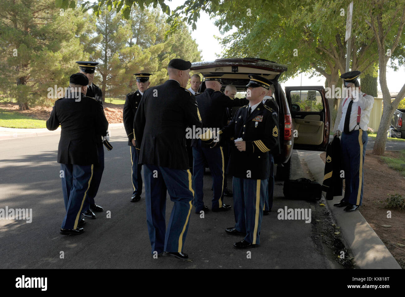 US Army National Guard honor fallen comrade at military funeral Stock ...