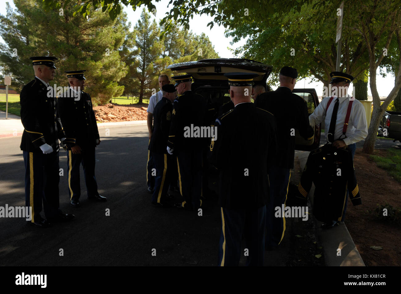 US Army National Guard honor fallen comrade at military funeral Stock ...